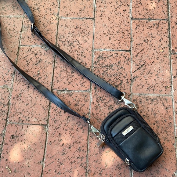 Reaction Kenneth Cole | Bags | Vintage Y2k Reaction Kenneth Cole Camera ...